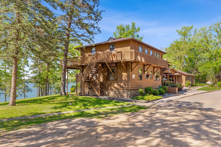 Cabin #11 Upstairs Loft 2br 2ba Timberlane Resort - Park Rapids, MN