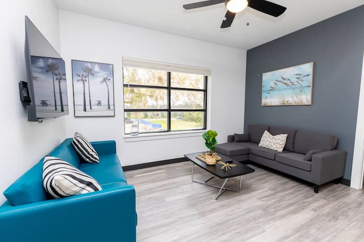 Modern 2 Bdr Condo Steps From Tennis - Zephyrhills, FL