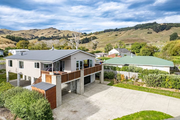Tui's Retreat - Duvauchelle Holiday Home - Akaroa