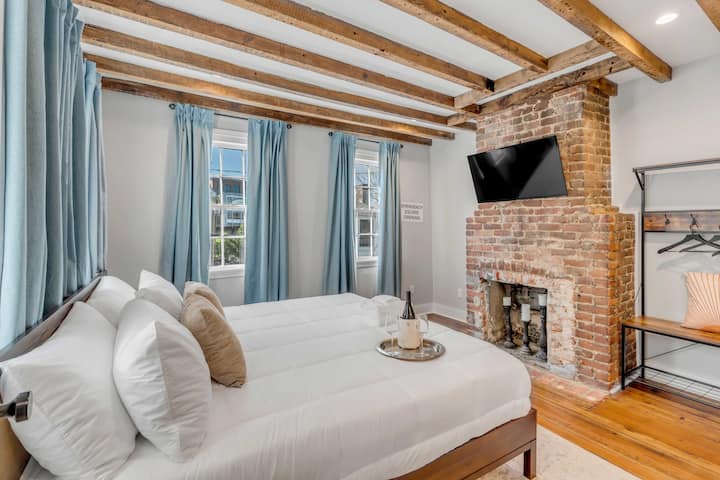 Renovated Historic Gem, Steps From King St - Charleston