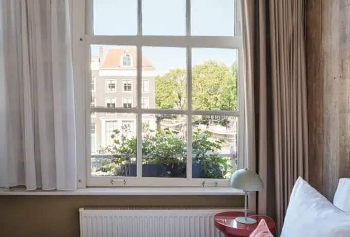 Design Room At Max Brown Hotel Canal District - Amsterdam