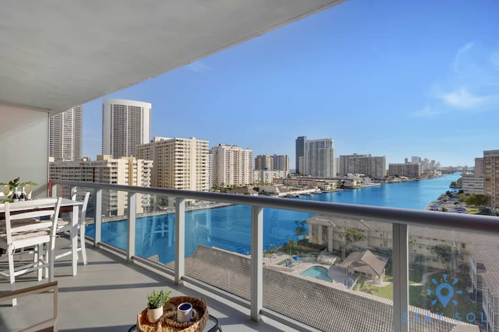 Spectacular Resort: Designed Luxe, Amazing View - Miami Gardens, FL