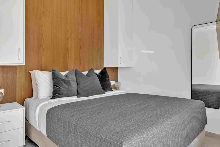 Phaedrus Living: Alkminis Seaview Suites Mare - Paphos