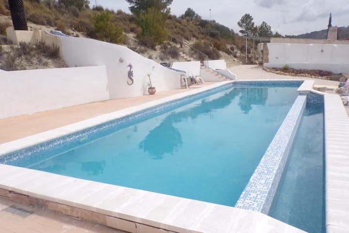 Apartment Sleeps 4 With Private Pool - Fortuna