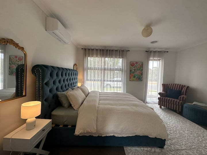 Cosy Meets Comfortable On Riverside - Melton