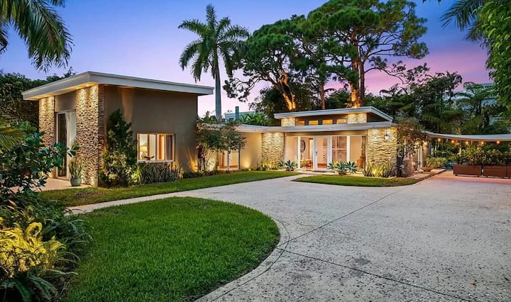 Wilton Manors Stunning Gated Oasis - Wilton Manors, FL