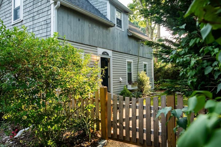 Great Location Next To Shining Sea Bike Path - Falmouth, MA