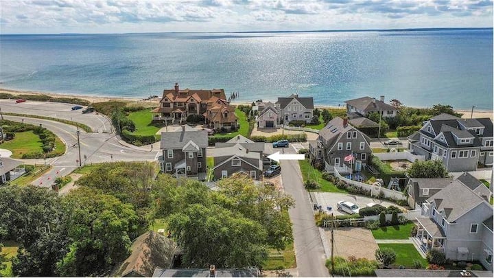 Large Falmouth Heights Home Sleeps Up To 17 - Falmouth, MA