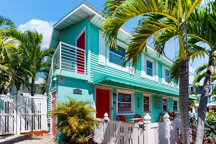 1br With Heated Pool - Walk To Beach - Coquina Beach, FL