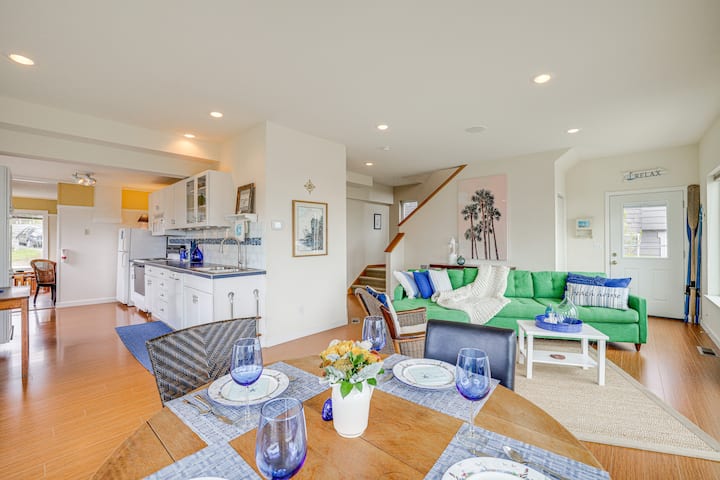 Beautiful Birch Bay Retreat W/ Deck & Fire Pit! - Birch Bay, WA