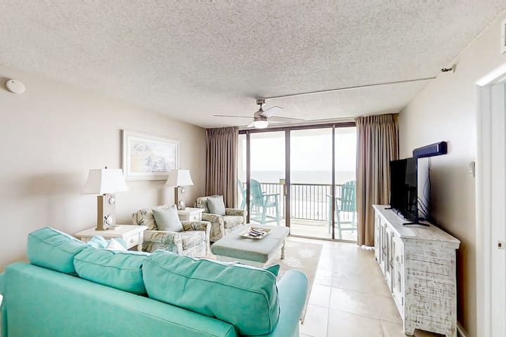 Oceanfront 2br With Pool, Hot Tub & Beach Access - North Myrtle Beach, SC