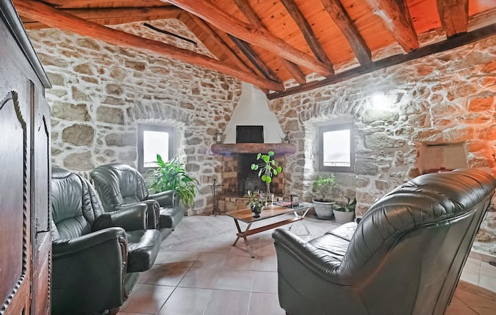 2 Bedroom Awesome Apartment In Bordezac - Villefort