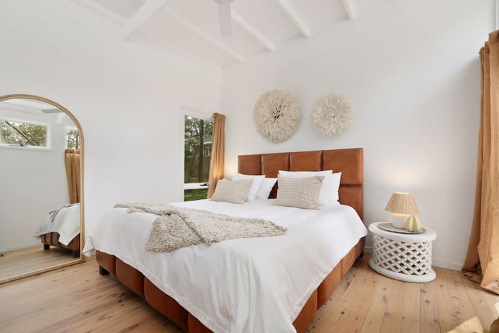 Bungalow 127 At Avalon Pde, 800m Walk To Beach - Church Point