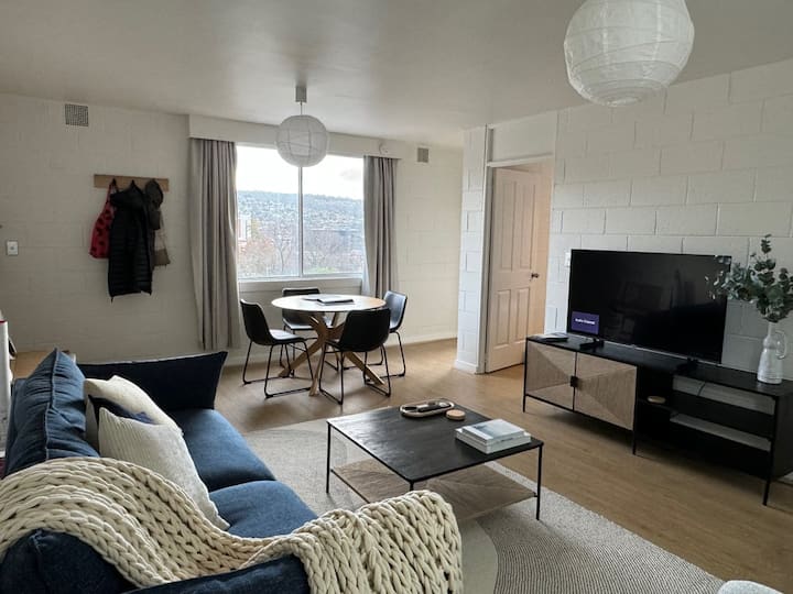 Parkside Apartment Cbd With Parking - Launceston