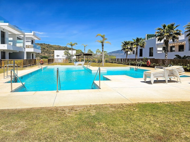 Modern 3 Bed Garden Apt Next To Pool Casa Banderas - La Cala de Mijas