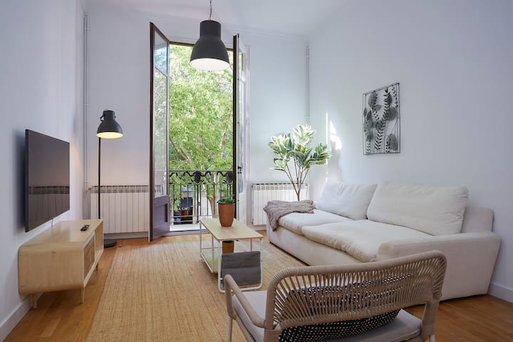 Charming Apartment In The Center Of Barcelona - 