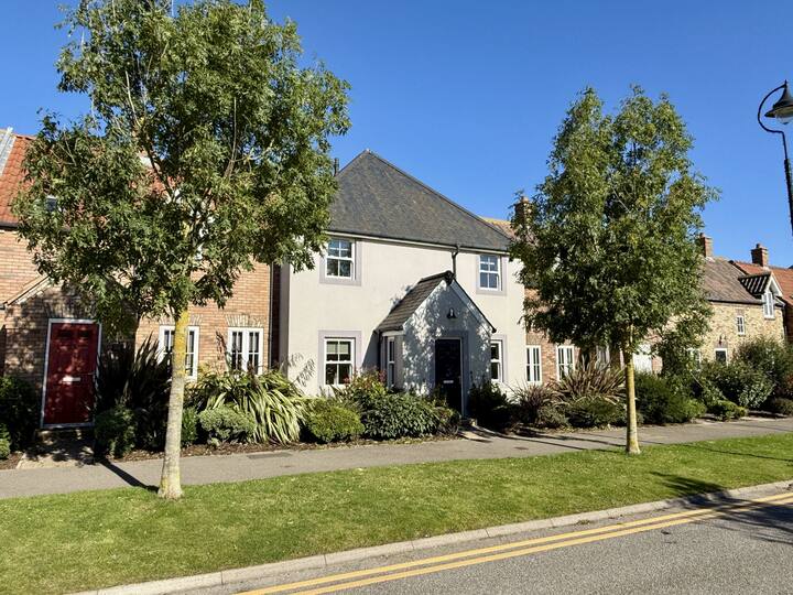 Maris Cottage - Pool And Beach Access - 4 Bedrooms - Hunmanby