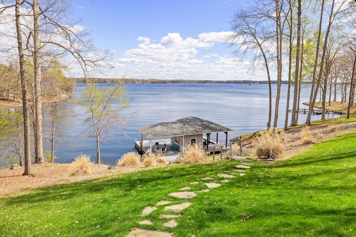 Lakefront Lake Anna With Views, Dock, Fire Pit - Lake Anna, VA