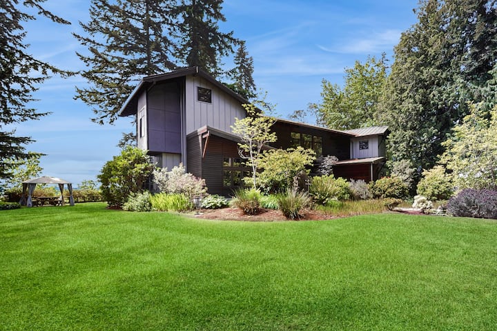 Luxe Waterfront 4br With Amazing Views & Theater - Poulsbo, WA