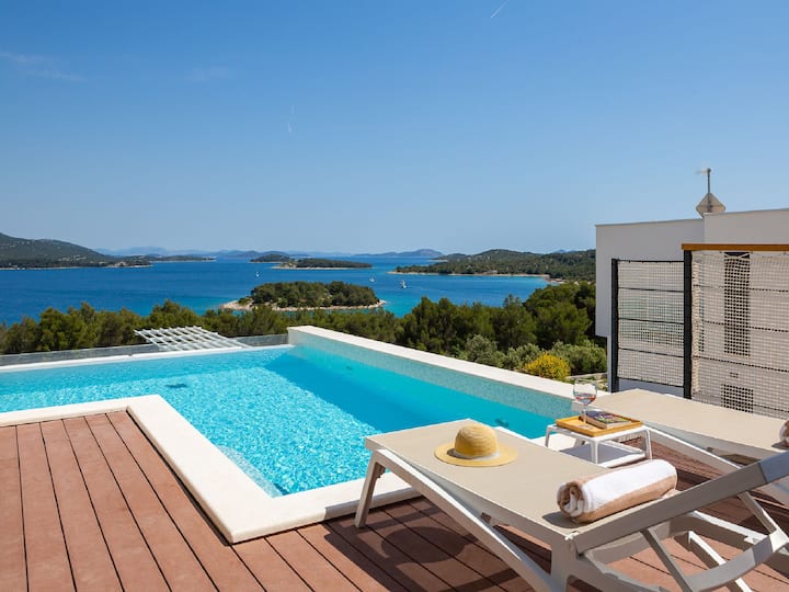 Exquisite Murter Villa | Villa Luxor | 4 Bedrooms. - Tisno
