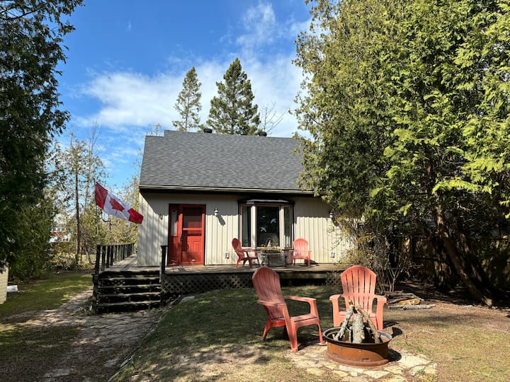 Artistic Haven By The Beach - Sauble Beach