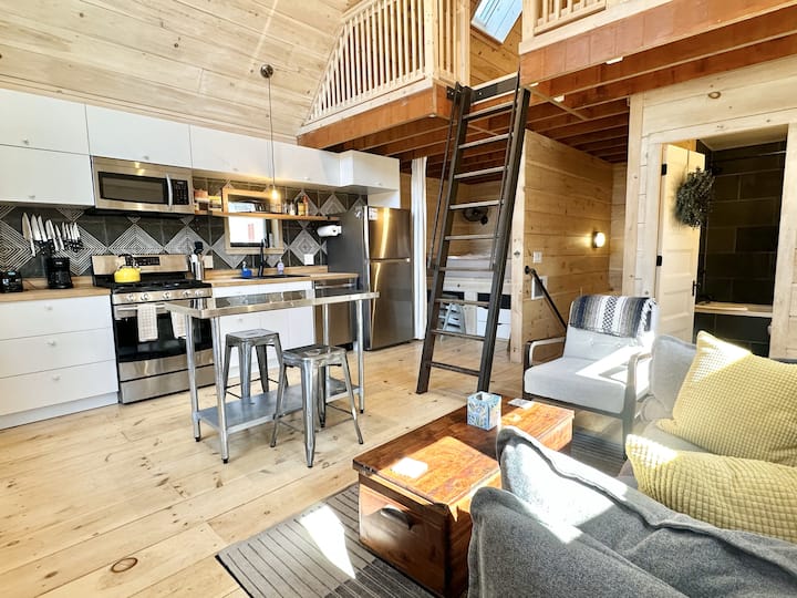 Walkable Studio In Downtown Bar Harbor [Sea Smoke] - Bar Beach, ME