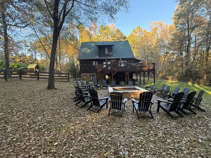 Whisper Chalet/reunions/groups/workcrew/20+ Guests - Greensboro, NC