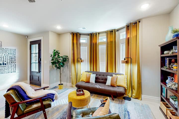 2br Updated Townhome - Workstation, Pool Access - Cedar City, UT