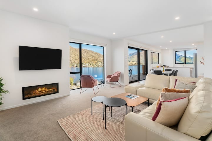 Contemporary & Plush - 3 Bedroom House Near Marina - 皇后鎮