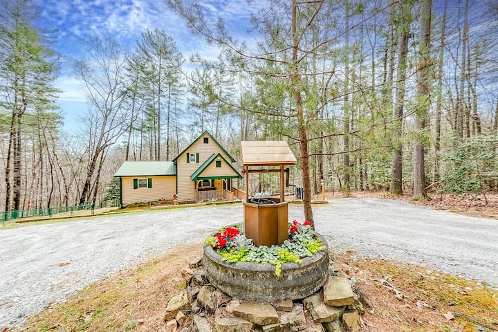 Waterfall Cabin, Mtn. Paradise With Creek - Cleveland, GA