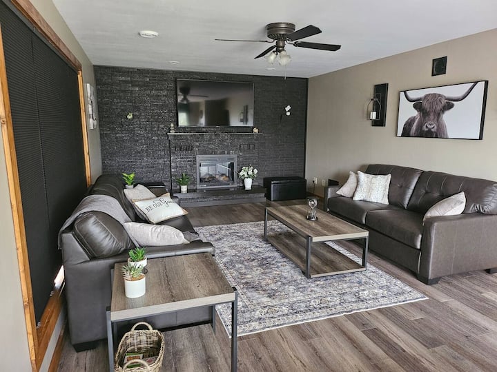 Near Ivy Black Venue | Sleeps 8 | 20 Min To Duluth - Grand Lake, MN
