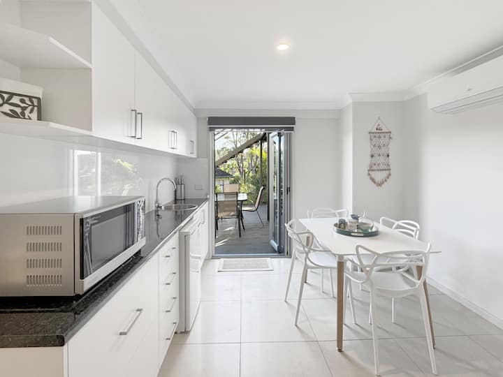 Spacious Beach Studio With Alfresco Dining - 베이트먼스 베이