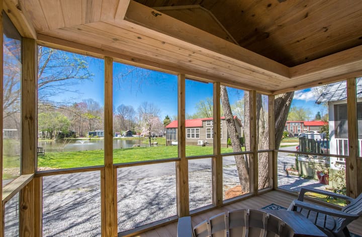 Lakeview 2br Tiny Home Near Trails, Pool + Bocce - Hendersonville, NC