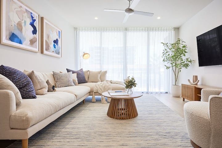 Village 305 - Palm Beach Luxury - 3 Night Stays - Gold Coast