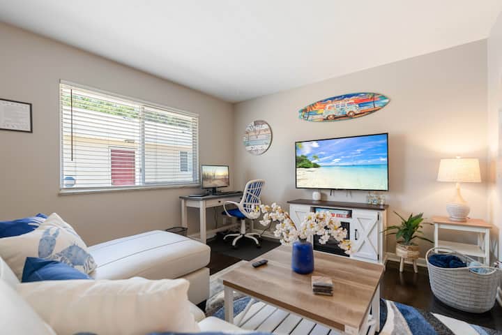 Akron 2 Bed | 1 Bath Beach Oasis - 애크런
