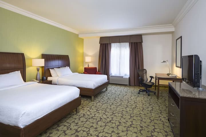 Comfy Unit Near Rutgers, Pet-friendly - Edison, NJ
