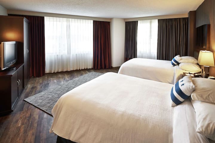 Suite Retreat Near National Cathedral | Breakfast - Kensington, MD