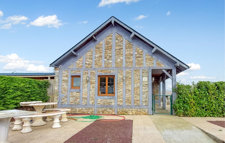 Gorgeous Home In Malleville-les-grès - Paluel