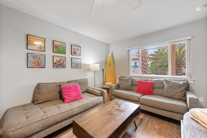 Cozy Studio Large Pool W/ A Private Courtyard And - Port Aransas, TX