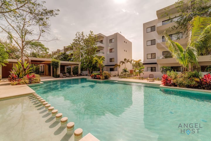 Gated Escape | Pool | Gym | Near Shops & Cinema - Playa del Carmen