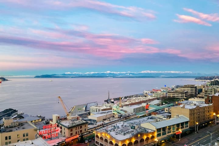 Luxe 1br With Huge Bay View, Pool, & Hot Tub - Seattle, WA