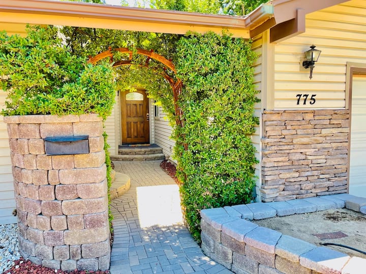 Singlestory/3bd/sleeps11/pet Ok - Reno, NV