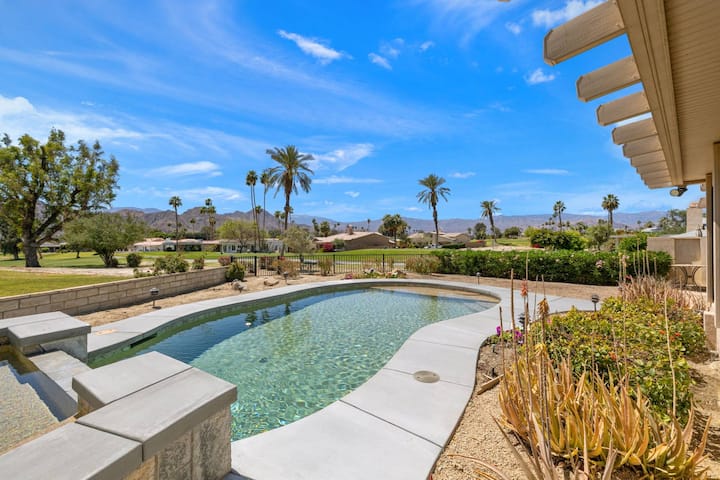 California Bungalow! Mountain Views! Pool, Spa, - Palm Desert, CA