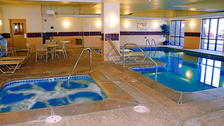 Lake Mohave Experience: Indoor Pool | 2 Units - Kingman, AZ