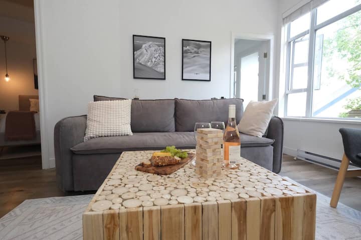 Cozy 2br/2ba Village Stay | Hot Tub Updated - Whistler