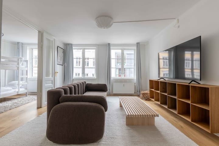 Stylish Apartment On Lively Street In Downtown - Copenhagen