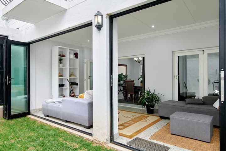 Modern 3br Townhouse In Secure Jhb Complex - Chartwell