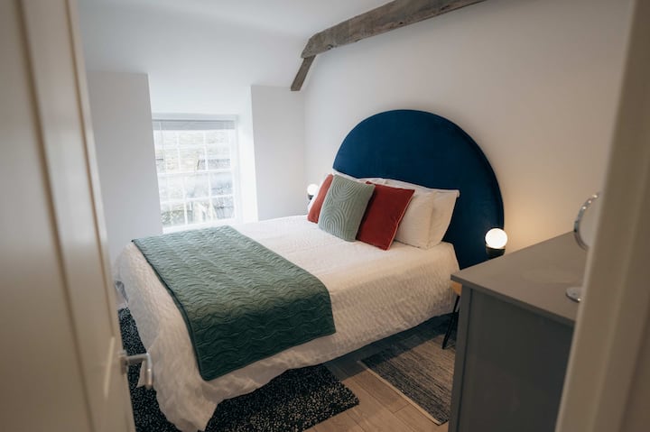 Contemporary Chic: Stylish Apartment In Tetbury - Tetbury