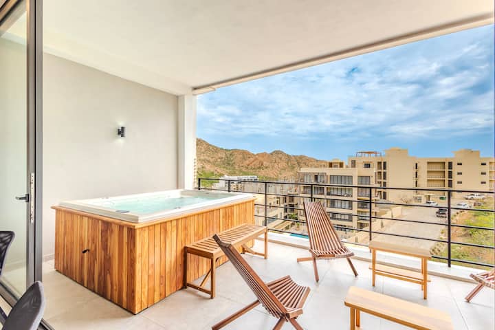 Chic & Spacious 2br/2ba - Great Location! - Cabo San Lucas