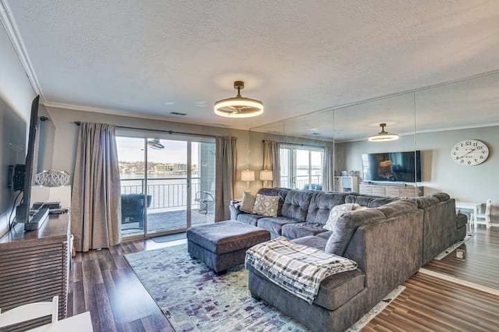 Lakefront Retreat W/ Community Pool In Osage Beach - Lake of the Ozarks State Park, Kaiser